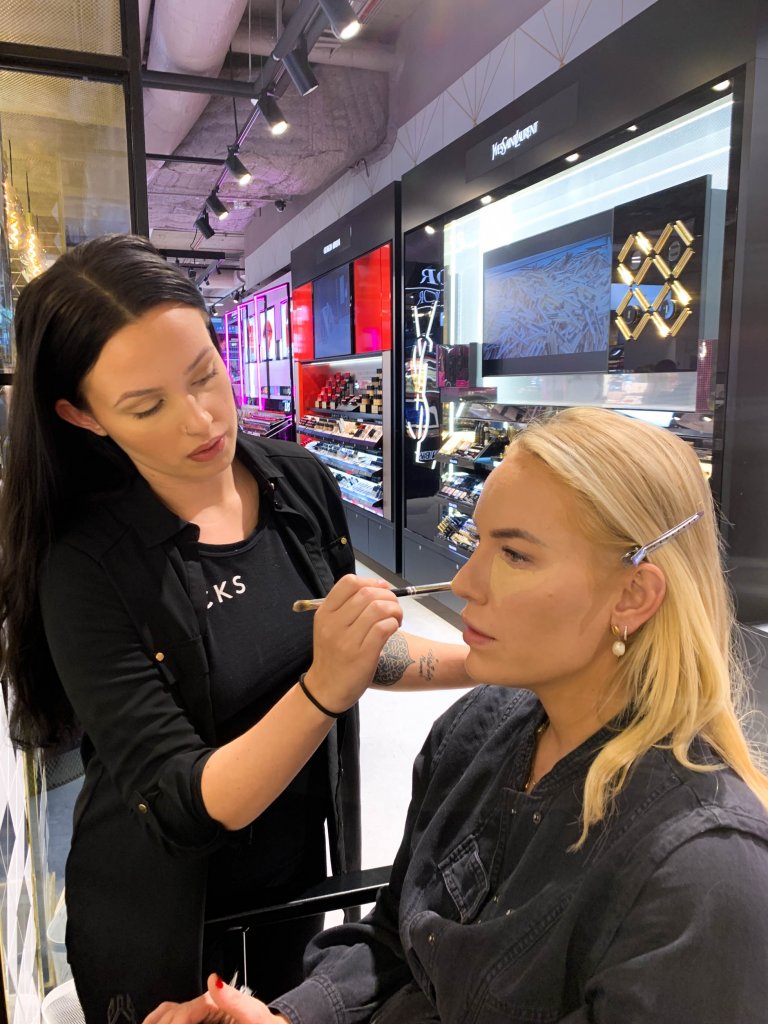 » Röda mattan looks med KICKS Beauty!